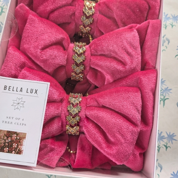 Bella Lux | Holiday | Bella Lux Velvet Bow Tree Clip Ornaments New Pink ...
